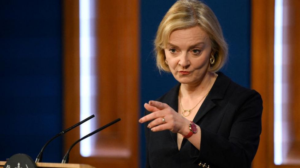 Laura Kuenssberg: Jets to Ukraine decision 'not easy' says Poland - BBC ...