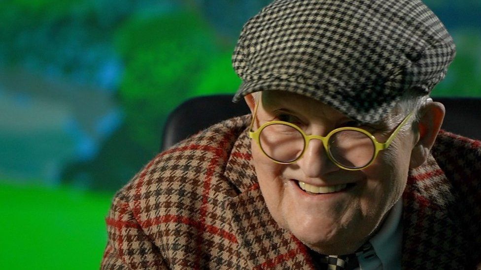 David Hockney: Firle exhibition to showcase rare drawings - BBC News