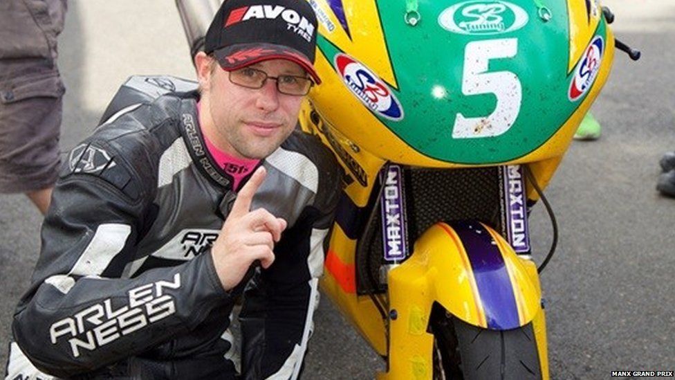 Jamie Hodson: Isle of Man and Wigan memorials for racer - BBC News