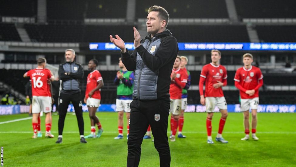 Lee Bell: Crewe Alexandra boss urges players to 'relax' during League ...