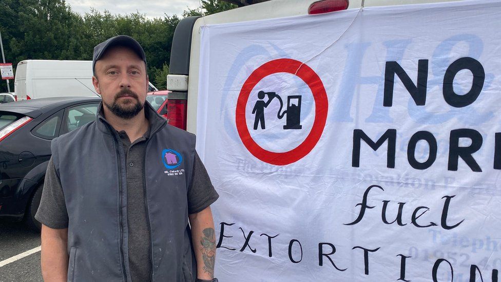 Go-slow petrol price protest held on M54 motorway - BBC News