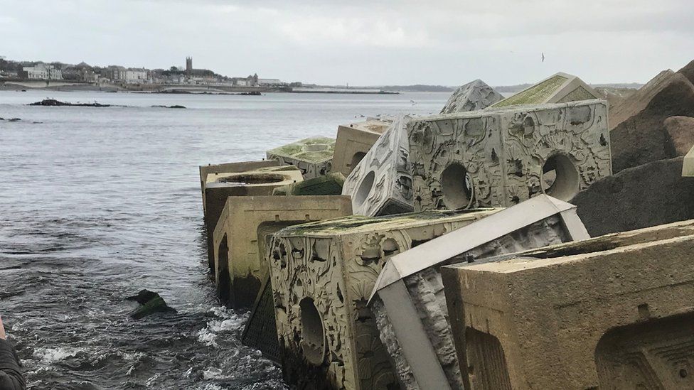 Newlyn breakwater 'eco-block' trial begins - BBC News