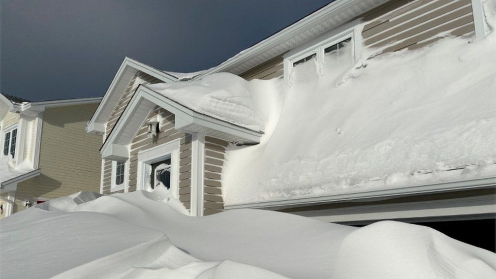 Canada snow: Soldiers have been sent to help out after record-breaking ...