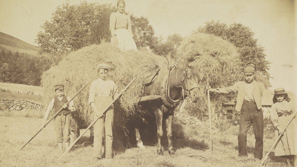 'Scotland's photograph album' goes on display - BBC News