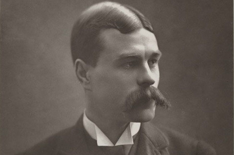 Y ffotograffwyr byd-enwog ddaeth i fyw i Harlech - BBC Cymru Fyw