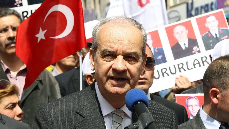 Turkey Ergenekon: Court quashes 'coup plot' convictions - BBC News