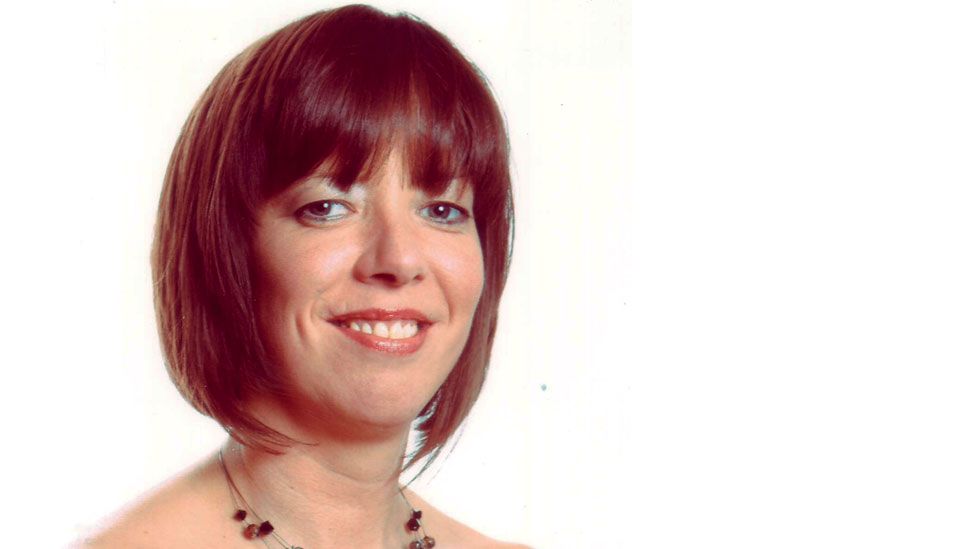 Tracy Kearns: Mother pays tribute to 'bubbly' daughter - BBC News