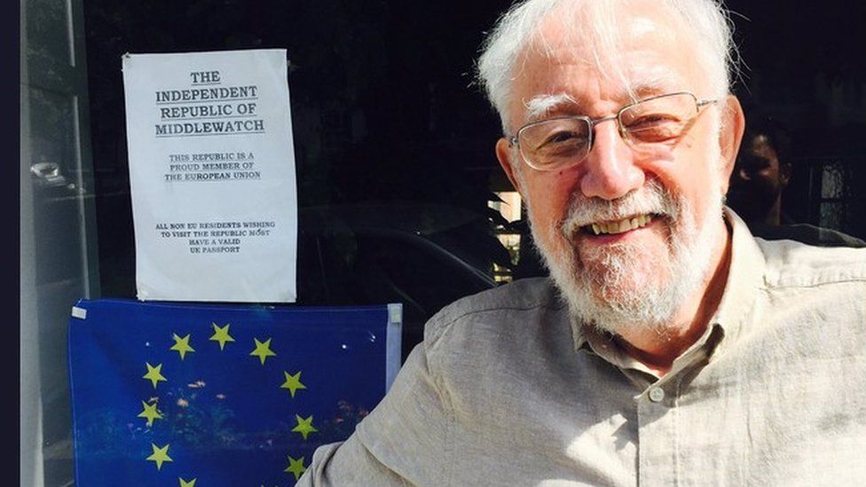 Anti-Brexit supporter declares Gloucestershire home a republic - BBC News