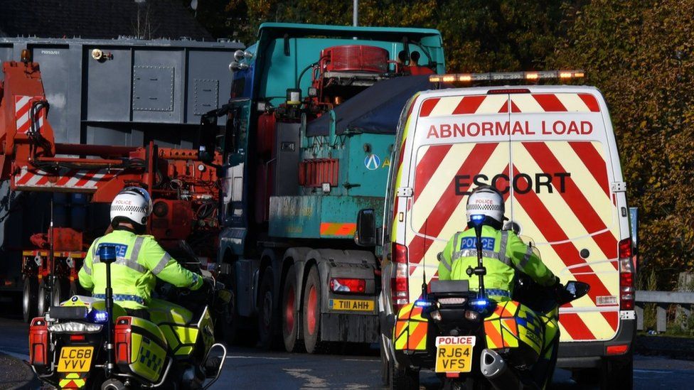 Staffordshire drivers warned of abnormal load road closures - BBC News