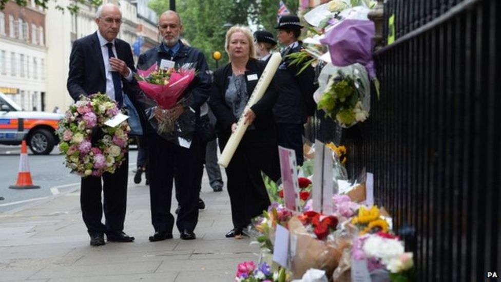 7 July London bombings: Ceremonies in memory of victims - BBC News