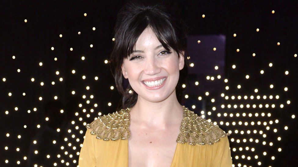 Daisy Lowe becomes latest Strictly Come Dancing contestant - BBC News