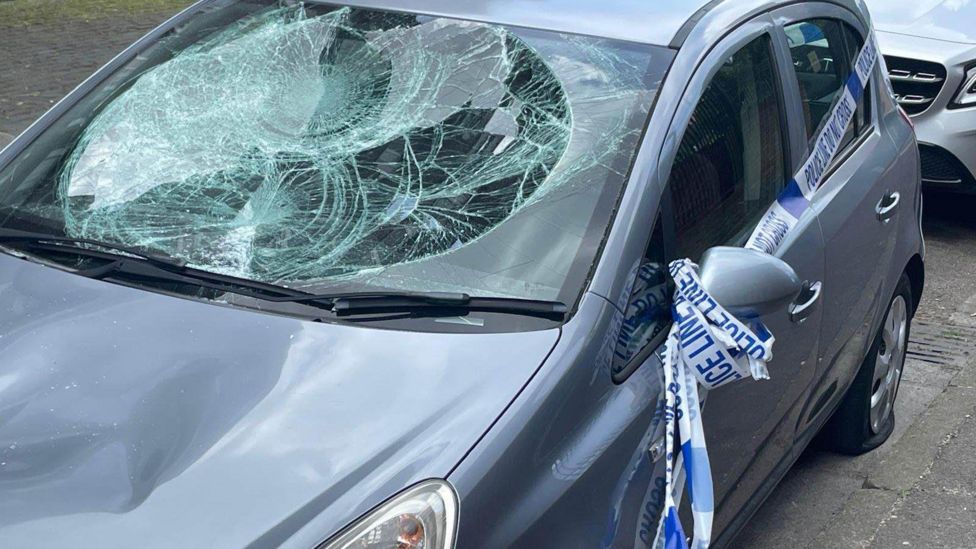Two murder arrests after man stabbed in Deptford - BBC News