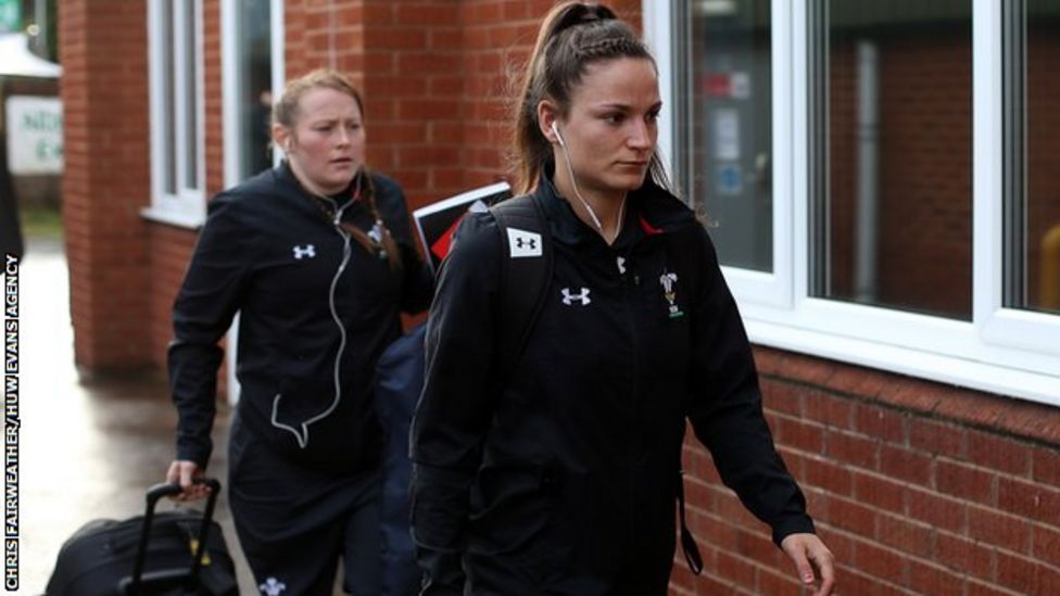 Dual rugby star Jaz Joyce 'living the dream' with Team Wales - BBC Sport