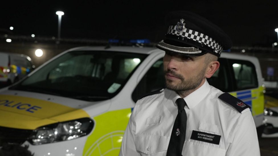 Met Police: Can a new approach restore trust in the force? - BBC News