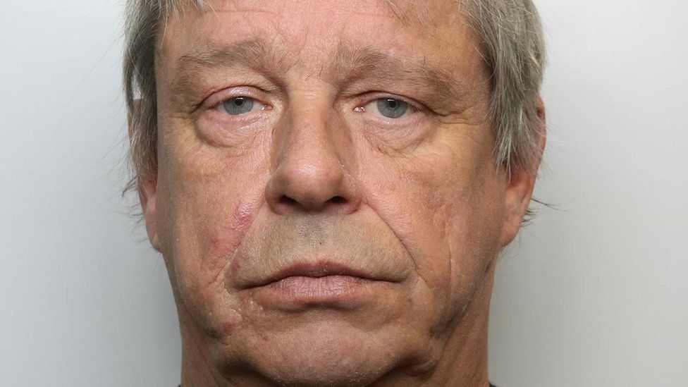 Holmfirth: Father and son sentenced over £900k cash forgery ring - BBC News