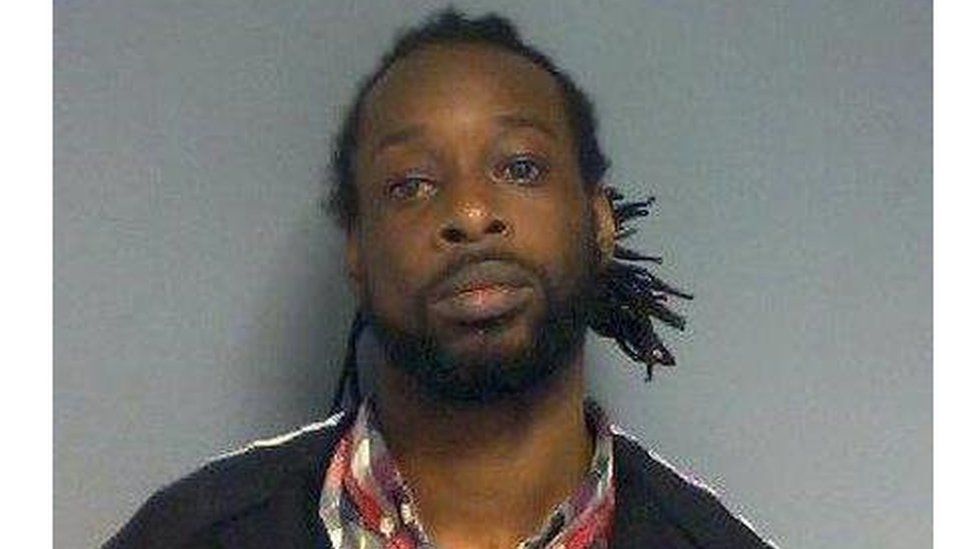 Kill threat burglar jailed for 11 years in Reading - BBC News
