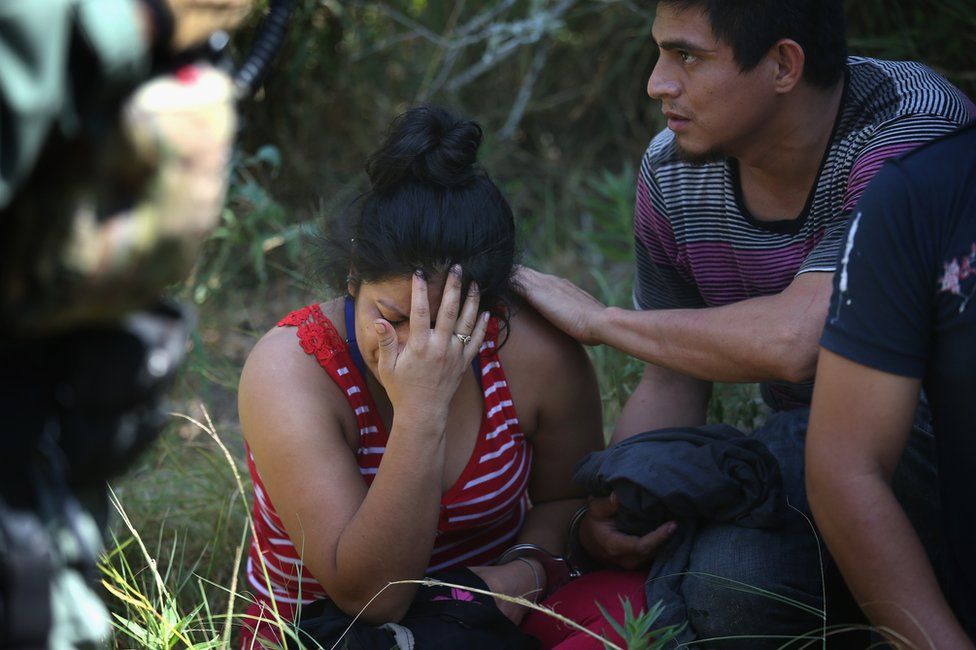 Hillary Clinton calls for end to 'divisive' deportation raids - BBC News