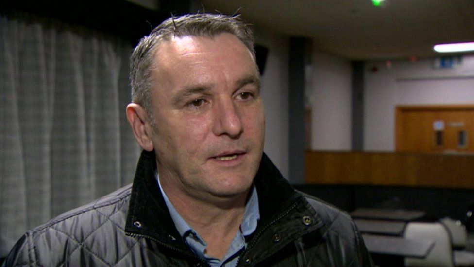 Schlumberger workers seek help from politicians - BBC News