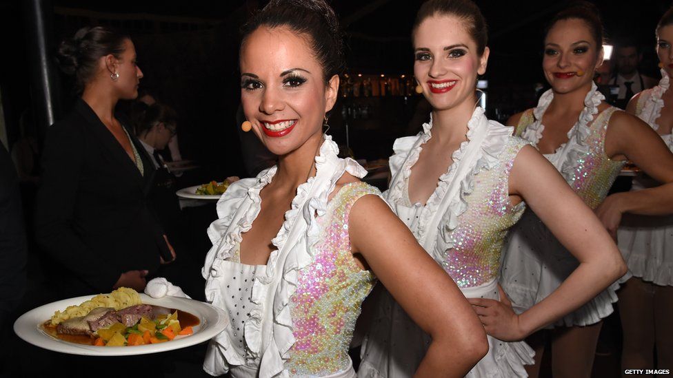 Tipping: A guide to who gets what and how much - BBC News