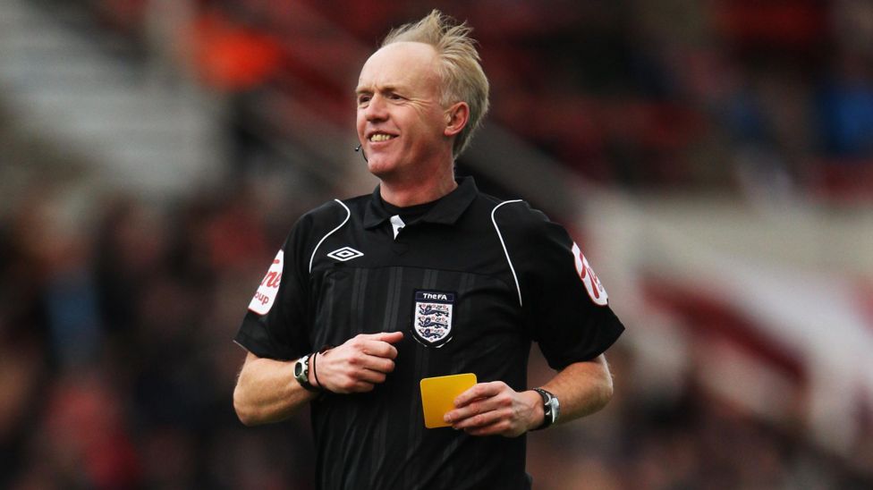 Peter Walton: Ex-referee calls for respect for young officials - BBC News