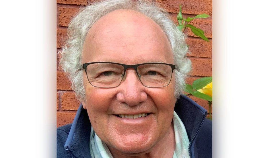 Swansea: Calls for more Welsh language primary schools - BBC News