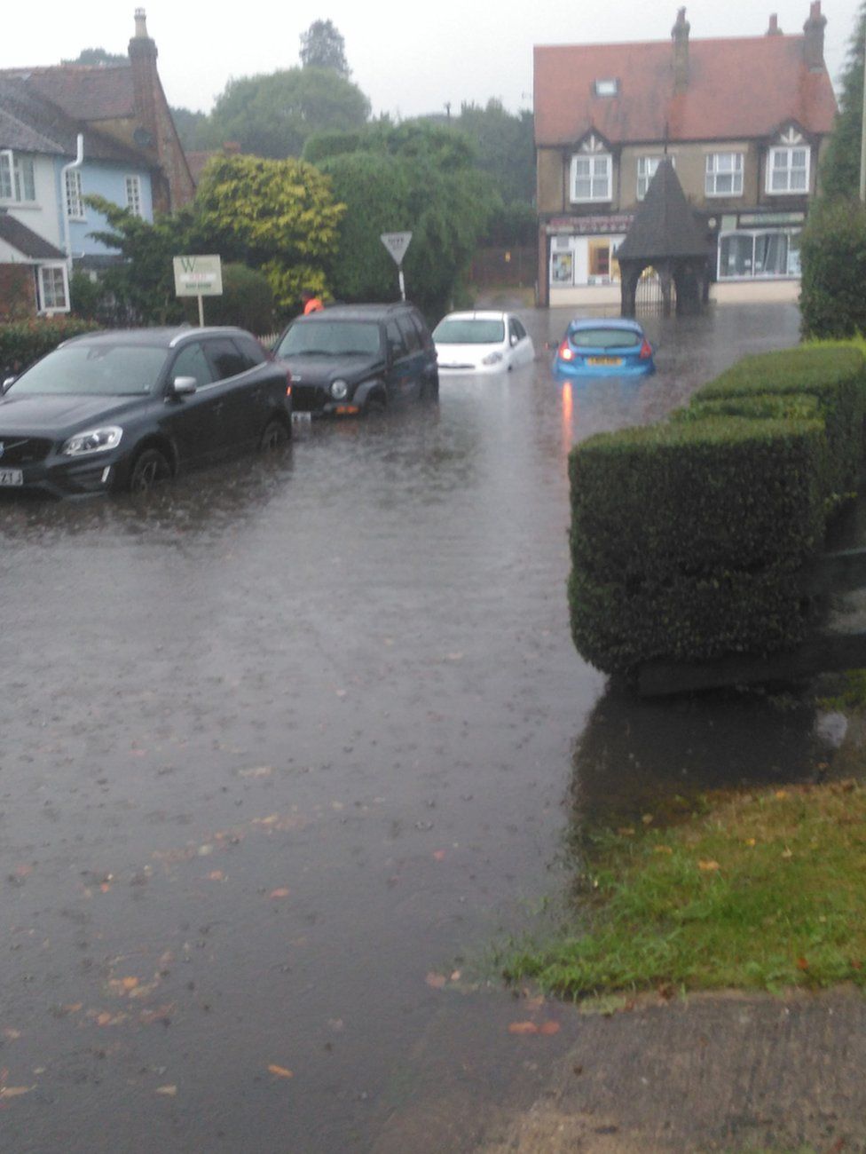 In pictures: Flash flooding - BBC News