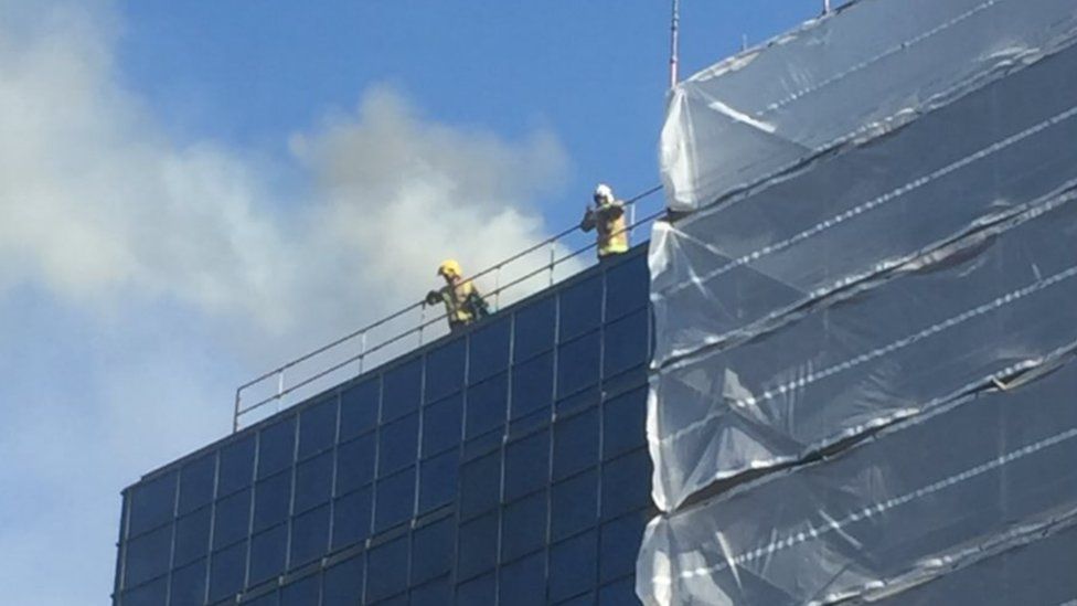 Office block fire in Glasgow brought under control - BBC News