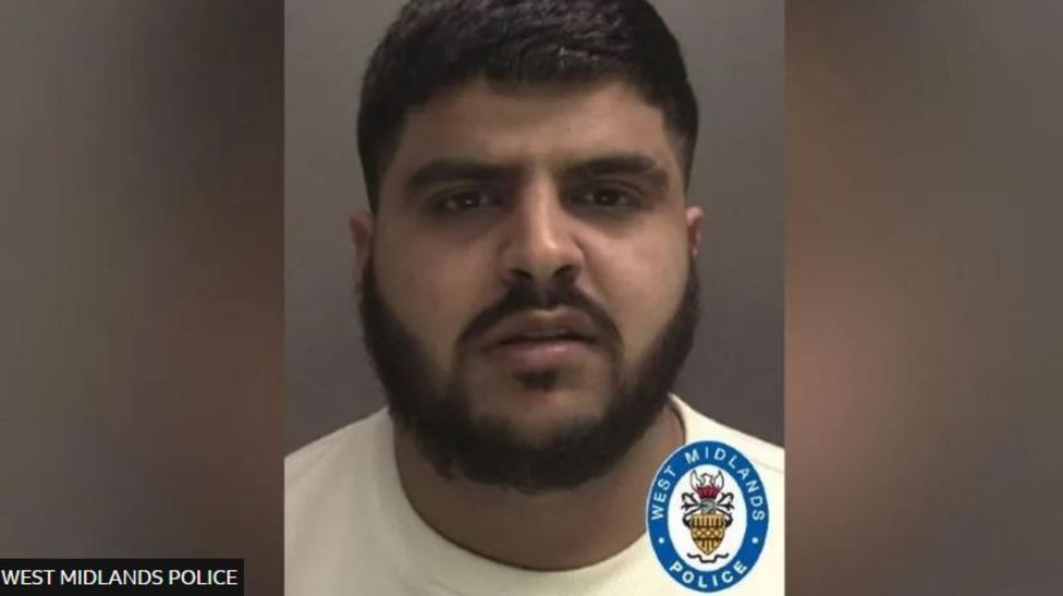 Two jailed over fatal Dudley shooting of father - BBC News
