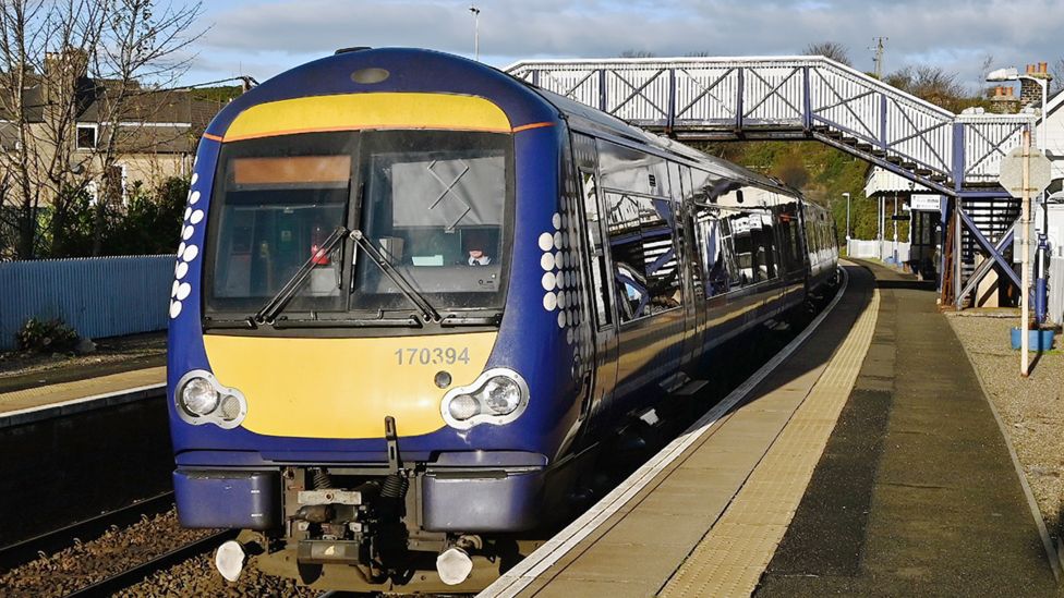 New 4.2% pay offer for ScotRail drivers - BBC News