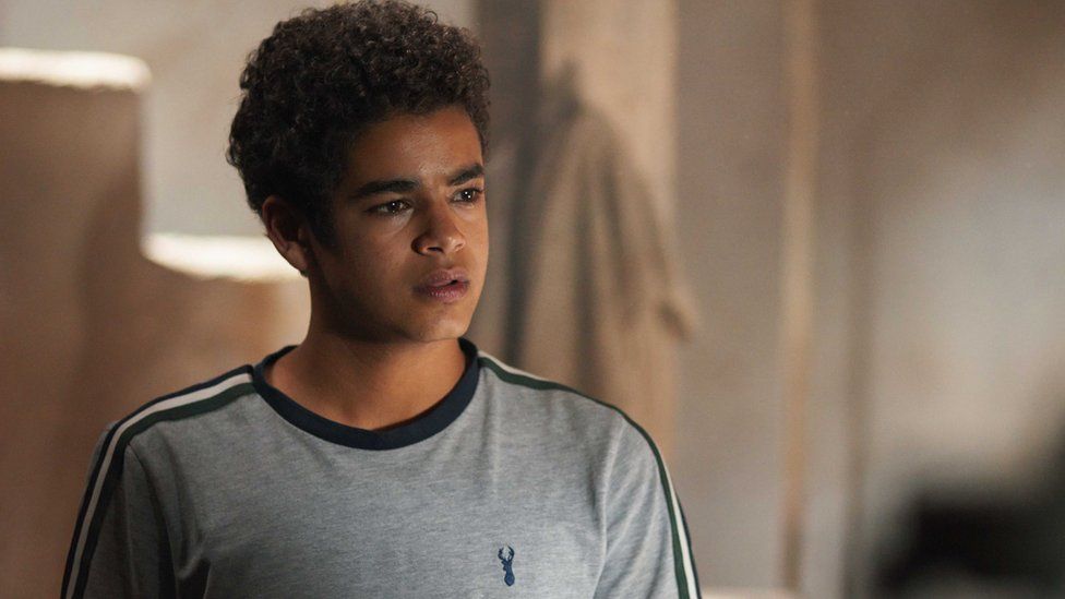 His Dark Materials: What would Lyra do in a pandemic? - BBC News