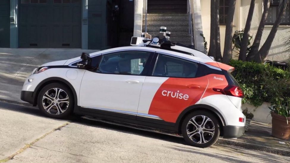 Robotaxi expansion gets green light in San Francisco - BBC News