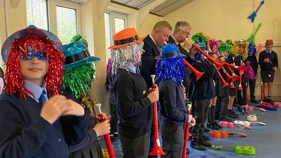 Gostyngiad eto yn y nifer sy'n astudio TGAU Cerddoriaeth - BBC Cymru Fyw