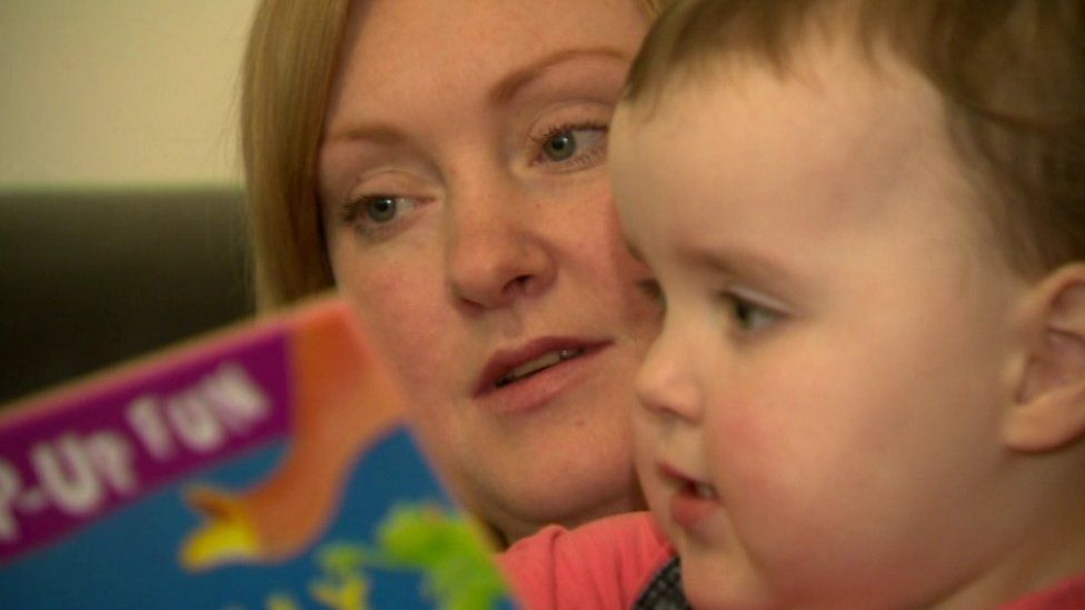 Febrile seizures: Mum 'feared child was dying' during fit - BBC News