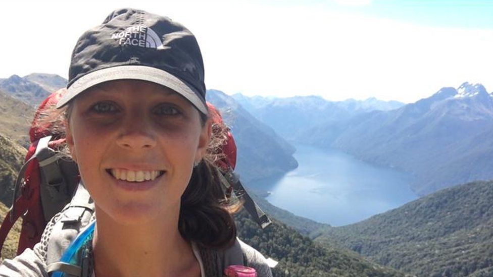 Coronavirus: 'Frustrated' UK paramedic stranded in New Zealand - BBC News