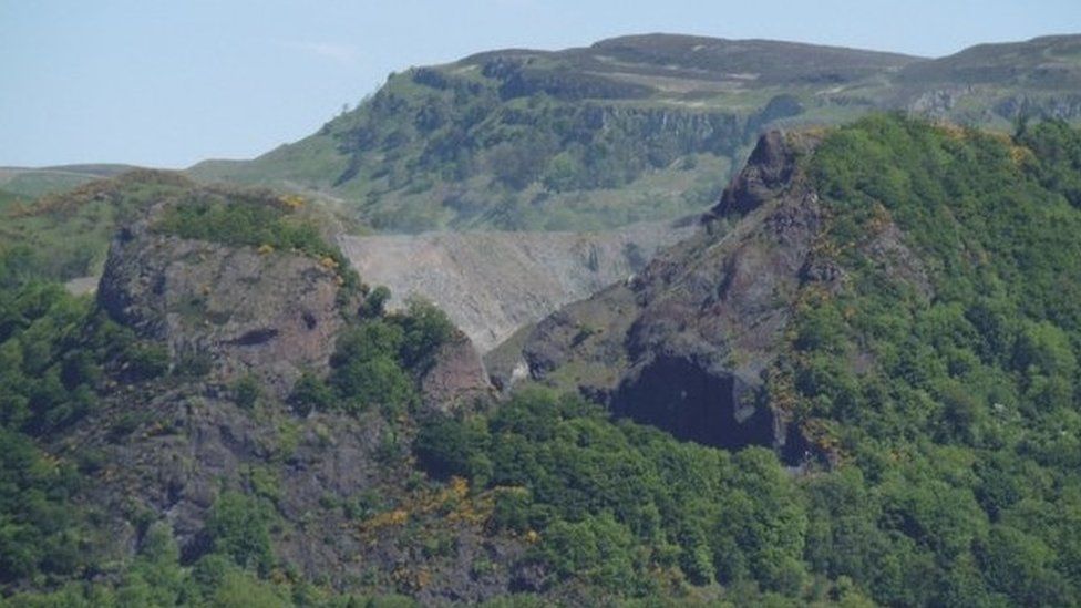 Drilling rig worth £250,000 destroyed in fire at Dumbarton quarry - BBC ...