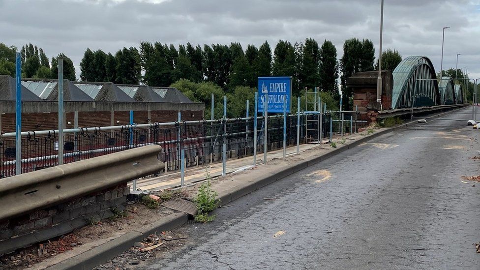 Lady Bay Bridge: Repair work starts on lorry crash bridge - BBC News