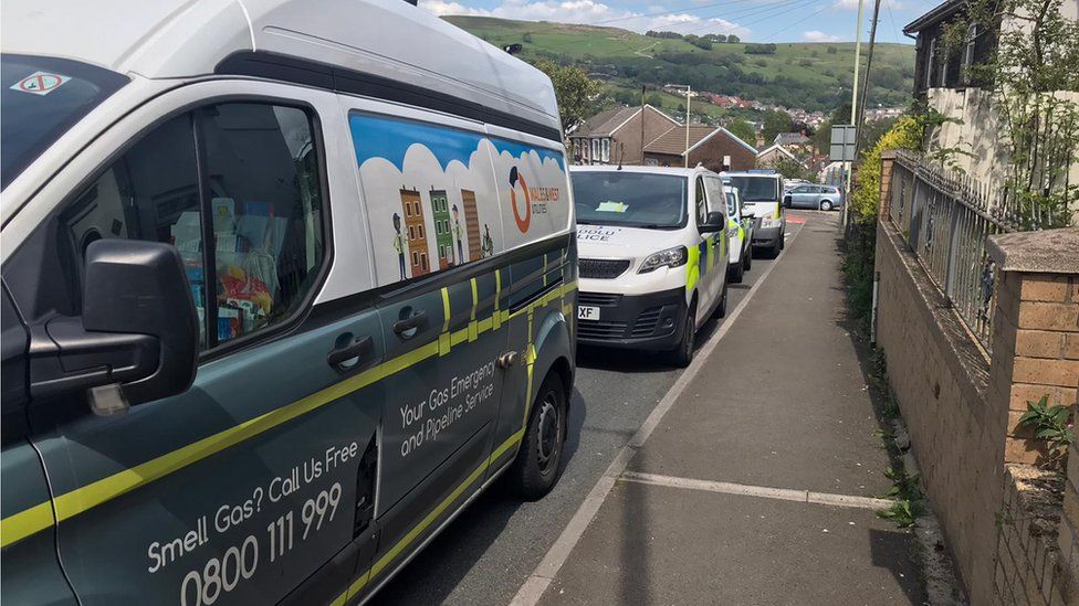 Two deaths investigated by police in Porth, Rhondda Cynon Taf - BBC News