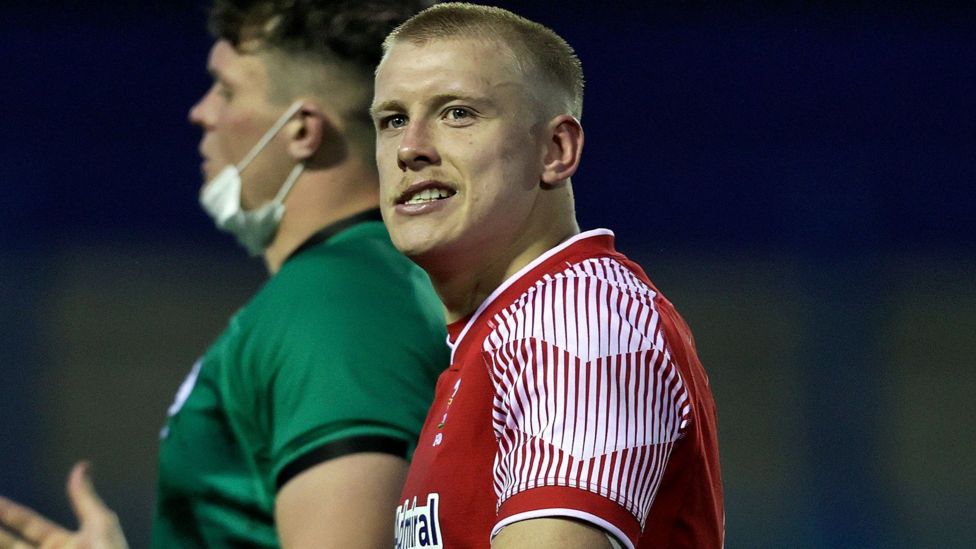 Cornish Pirates sign Royal Navy duo Jordan Gott and Rhys Williams - BBC ...