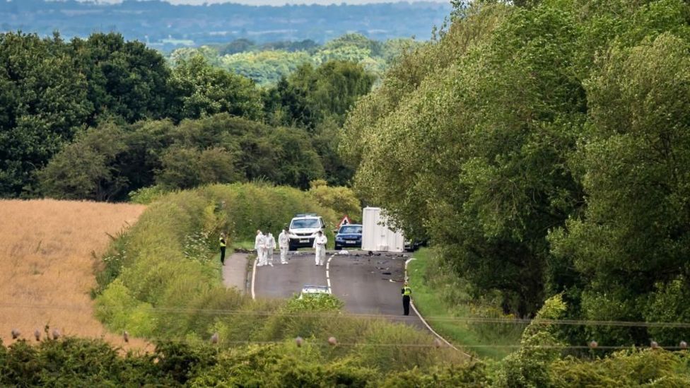 A61: Road reopens after crash which killed six people - BBC News
