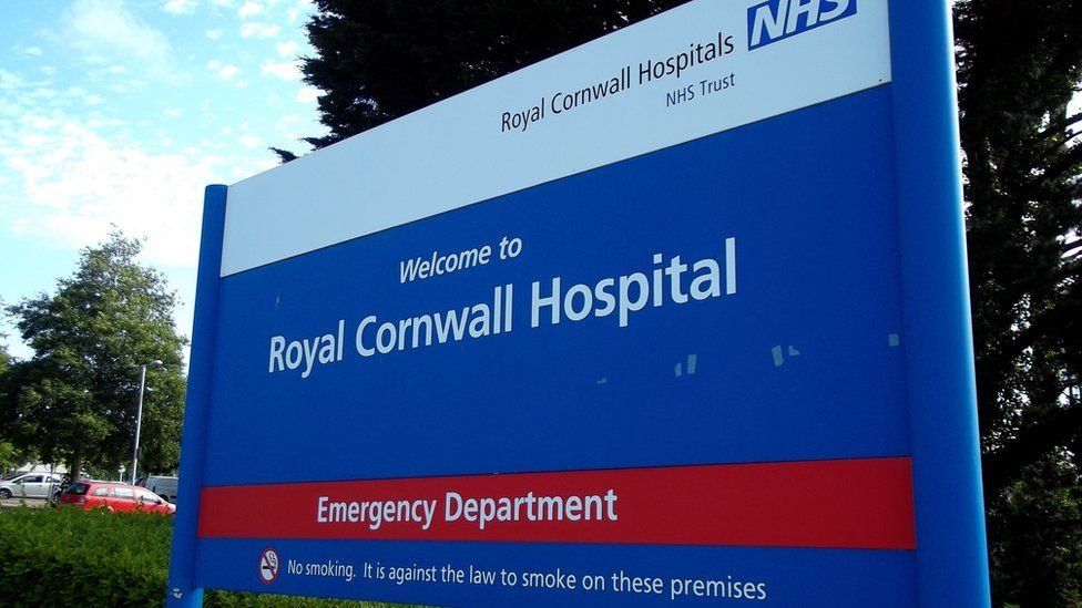 Royal Cornwall Hospital relaxes visiting restrictions - BBC News