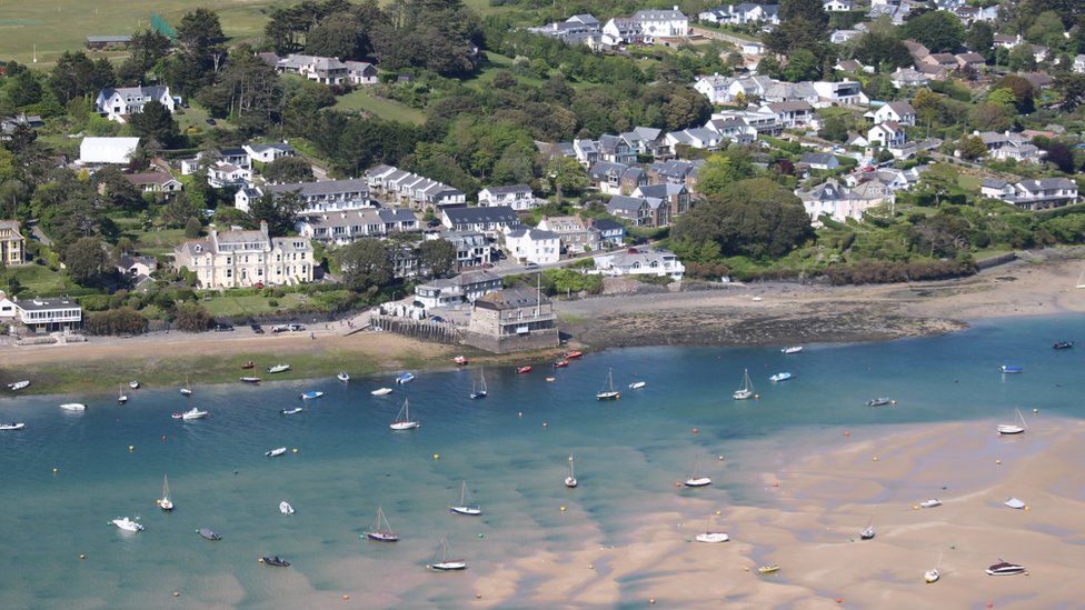 Cornwall's Run to the Sun set to return after licence approval - BBC News