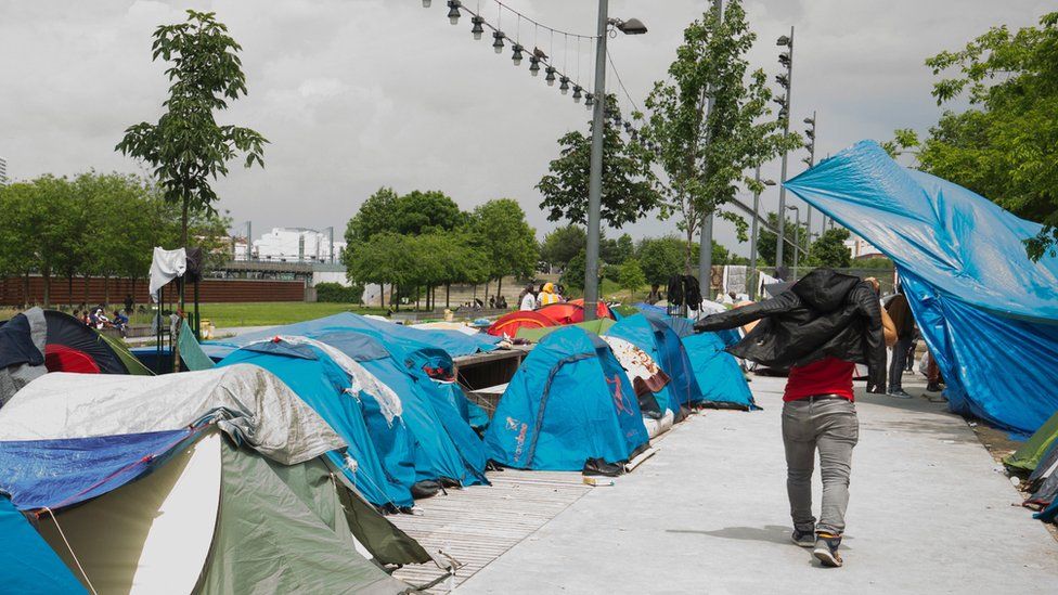 Migrant crisis: 'Document forgers' held in Greece and Czech Republic ...