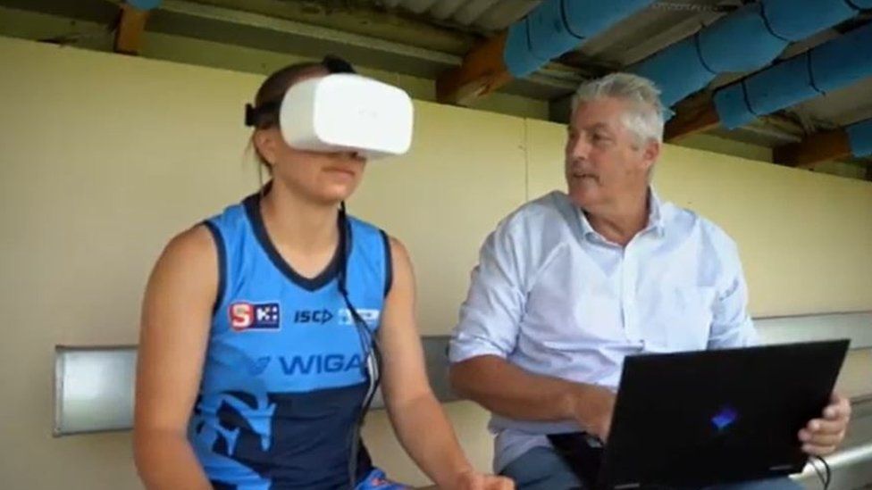 Concussion technology trialled on jockeys in rehab - BBC News