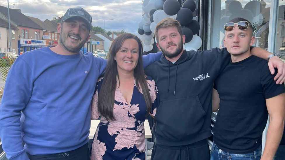 Tasered Braintree man died after 'assaulting' police officer - BBC News