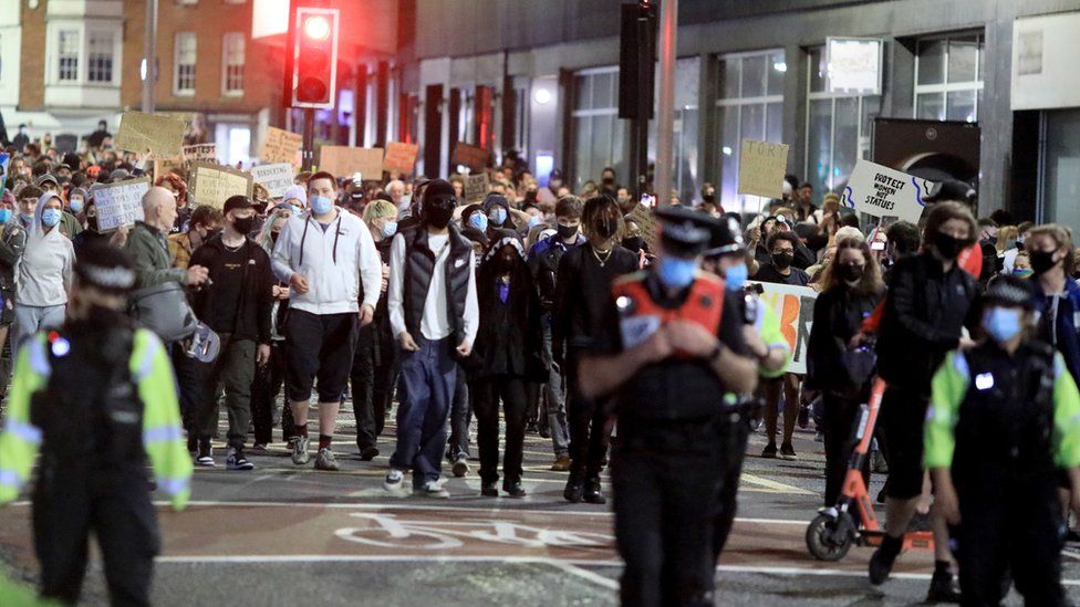 Kill the Bill: fourth Bristol protest passes off peacefully - BBC News