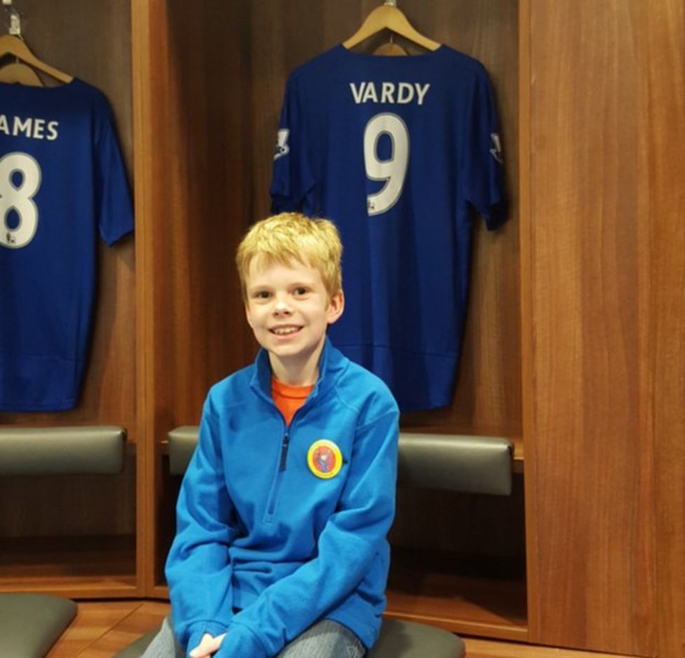 Leicester City 'roll out red carpet' for grieving boy aged nine - BBC Sport