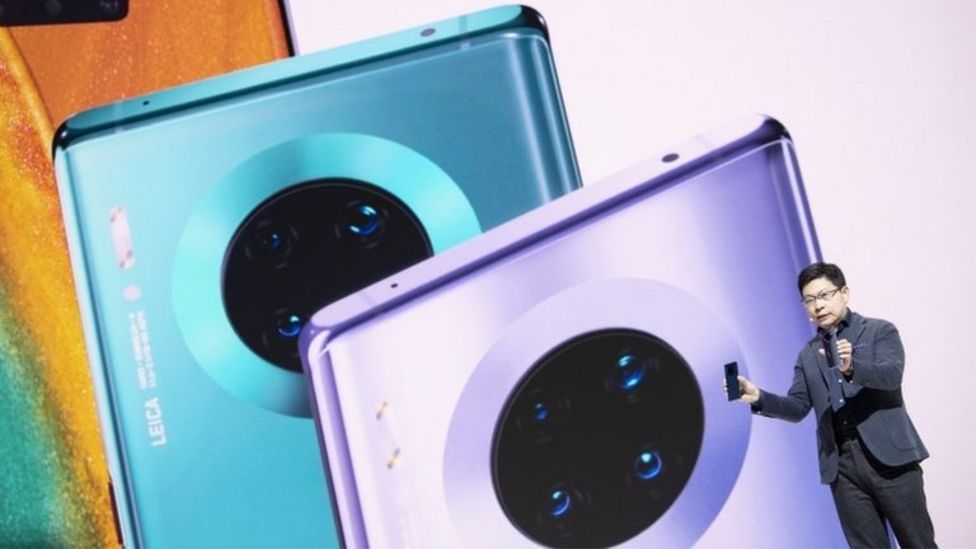 Huawei takes top spot in global phone shipments for first time - BBC News