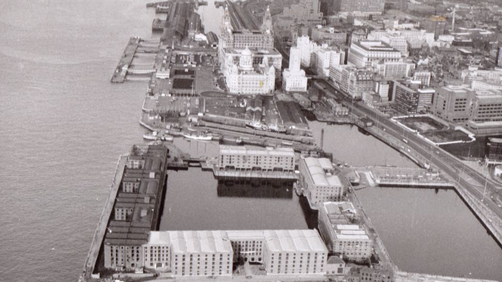 The fall and rise of Liverpool docks - BBC News