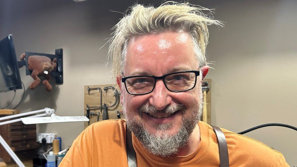 Hartlepool goldsmith delighted by Johnny Depp pendant sale - BBC News