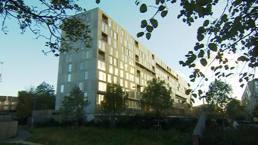 Grenfell Tower: Unsafe cladding 'still affects thousands' - BBC News